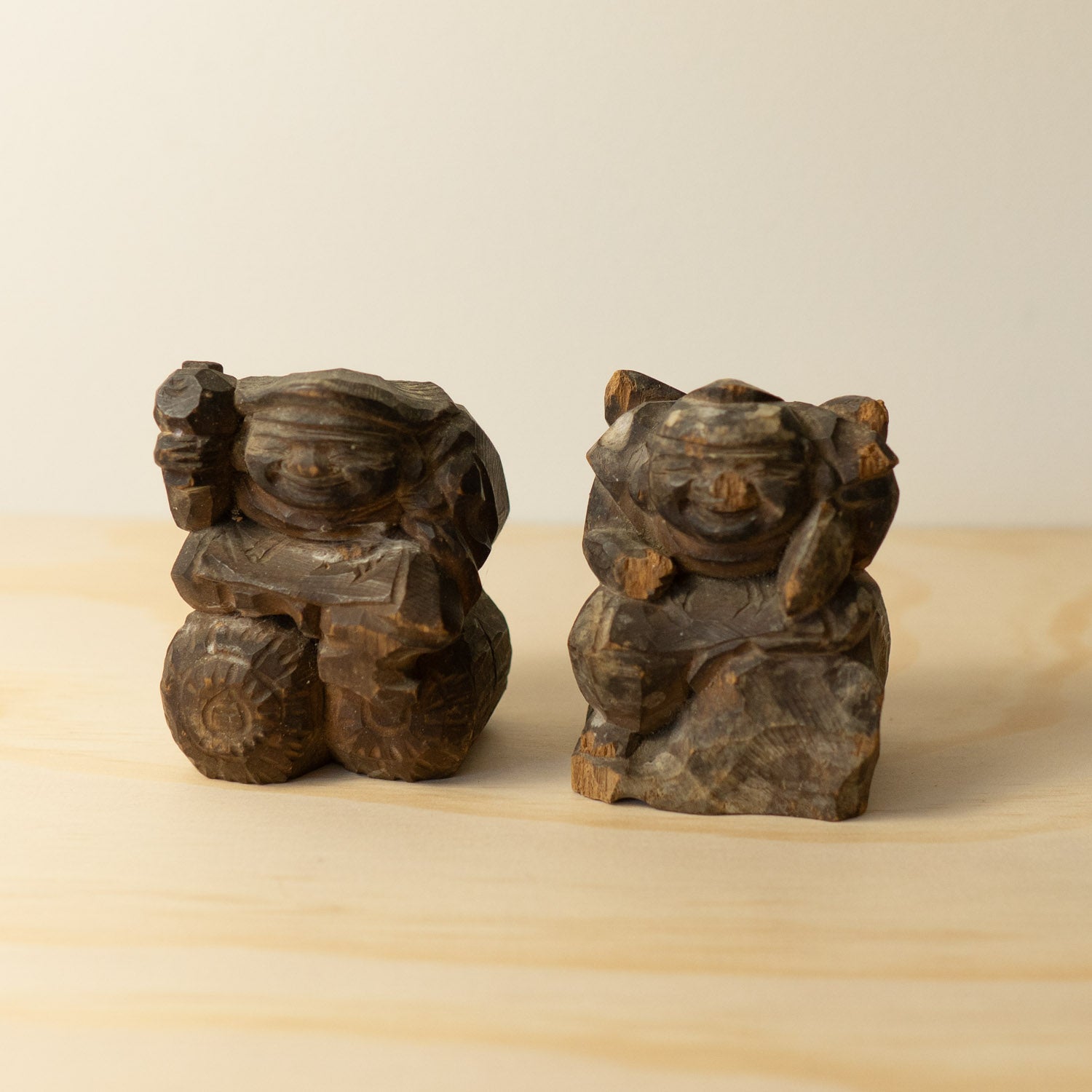 Antique Japanese Carved pair of Daikoku and Ebisu figures -04 – Kanso House